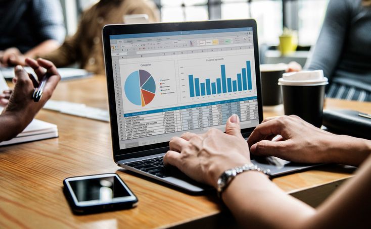 Power BI vs Excel Dashboard: Perbedaan & Mana Lebih Baik?